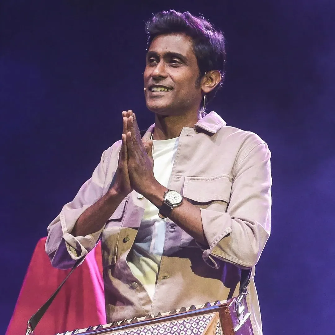 Book Alexander Babu | Musical Stand-Up Comedian India